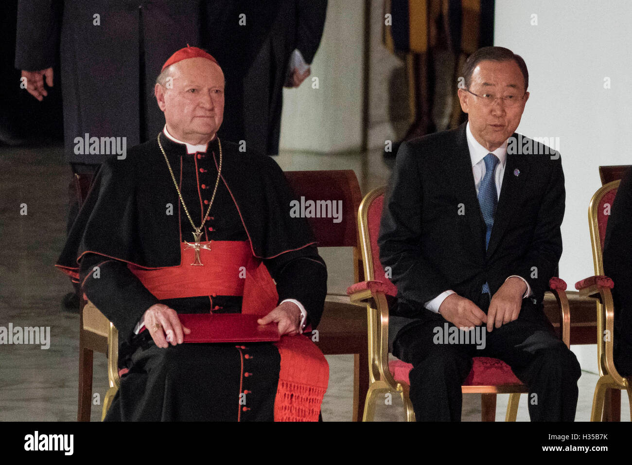 Cardinal gianfranco ravasi hi-res stock photography and images - Alamy