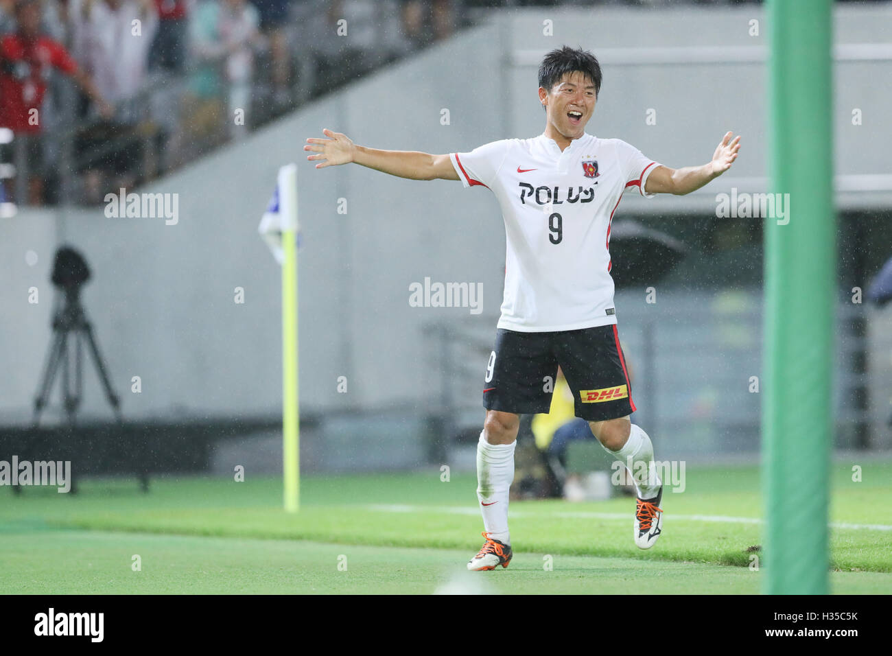 Tokyo, Japan. 5th Oct, 2016. Yuki Muto (Reds) Football /Soccer : 2016 J ...