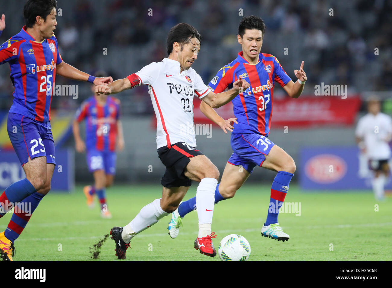 L r yuki abe hi-res stock photography and images - Alamy