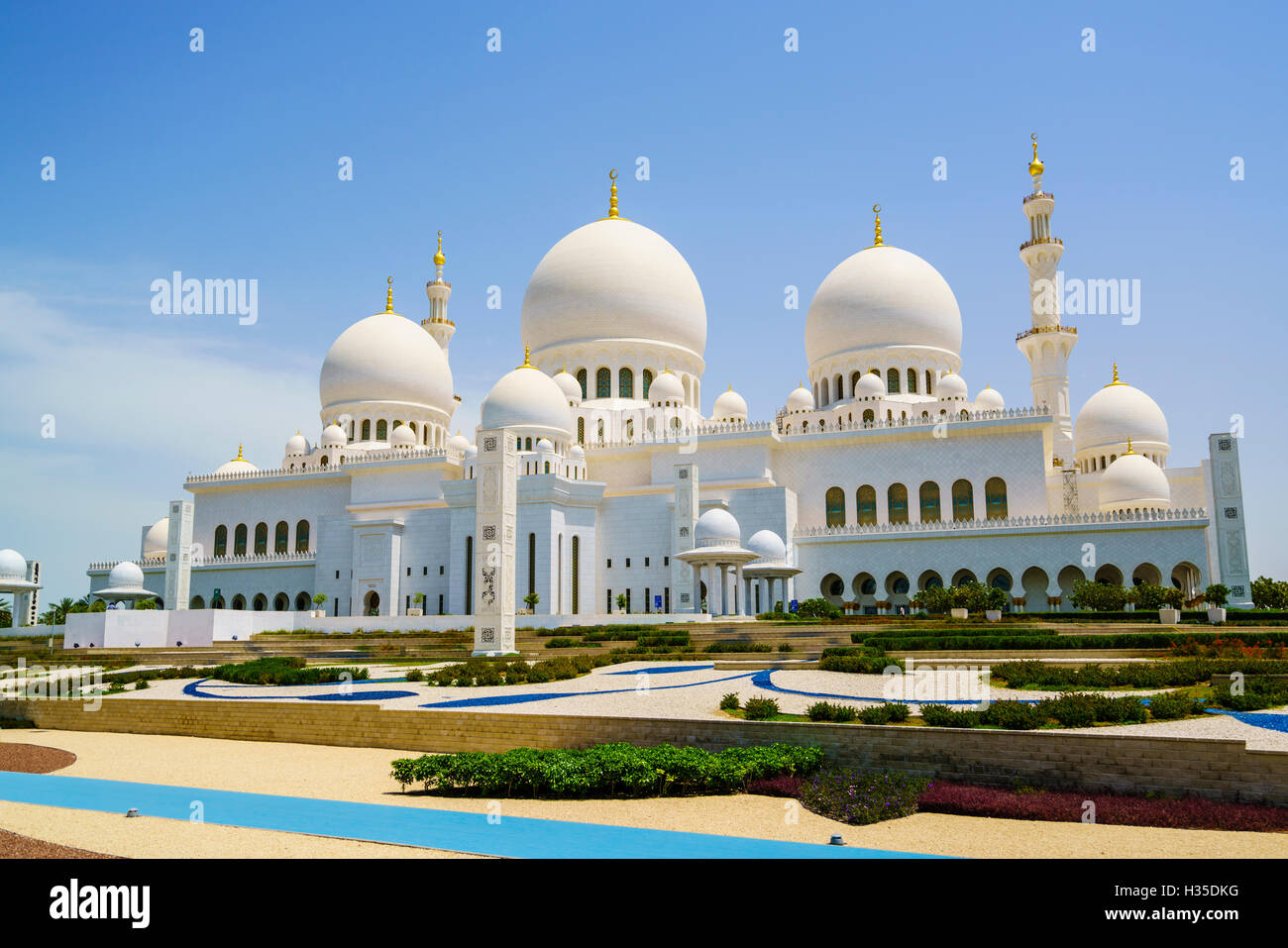 Sheikh zayed grand mosque hi-res stock photography and images - Alamy