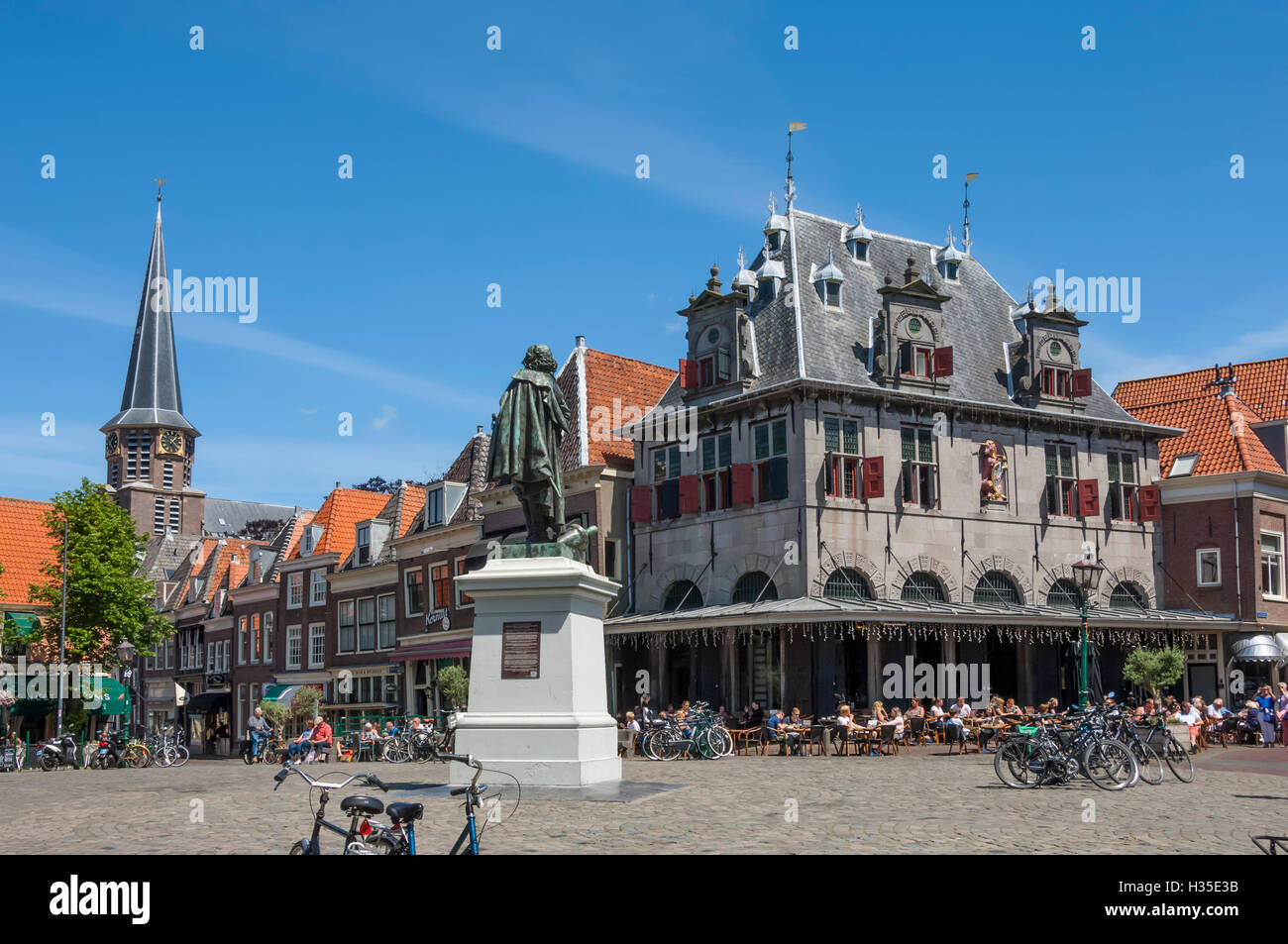 Town square statue jan pieterszoon coen hi-res stock photography and ...