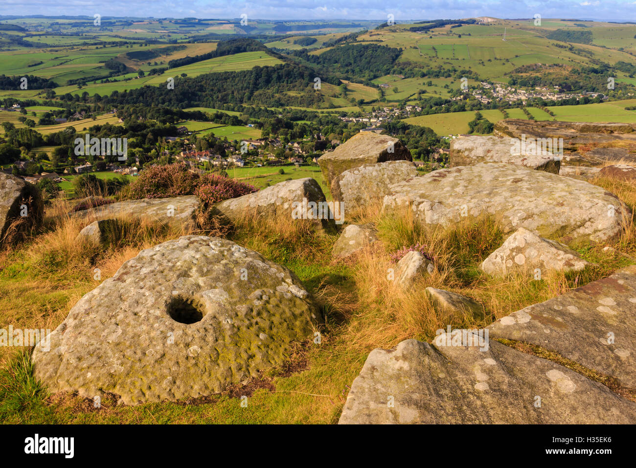 Millstone, Curbar Edge, Peak District National Park, in summer ...
