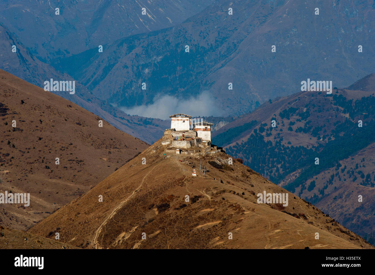 Gasa bhutan hi-res stock photography and images - Alamy