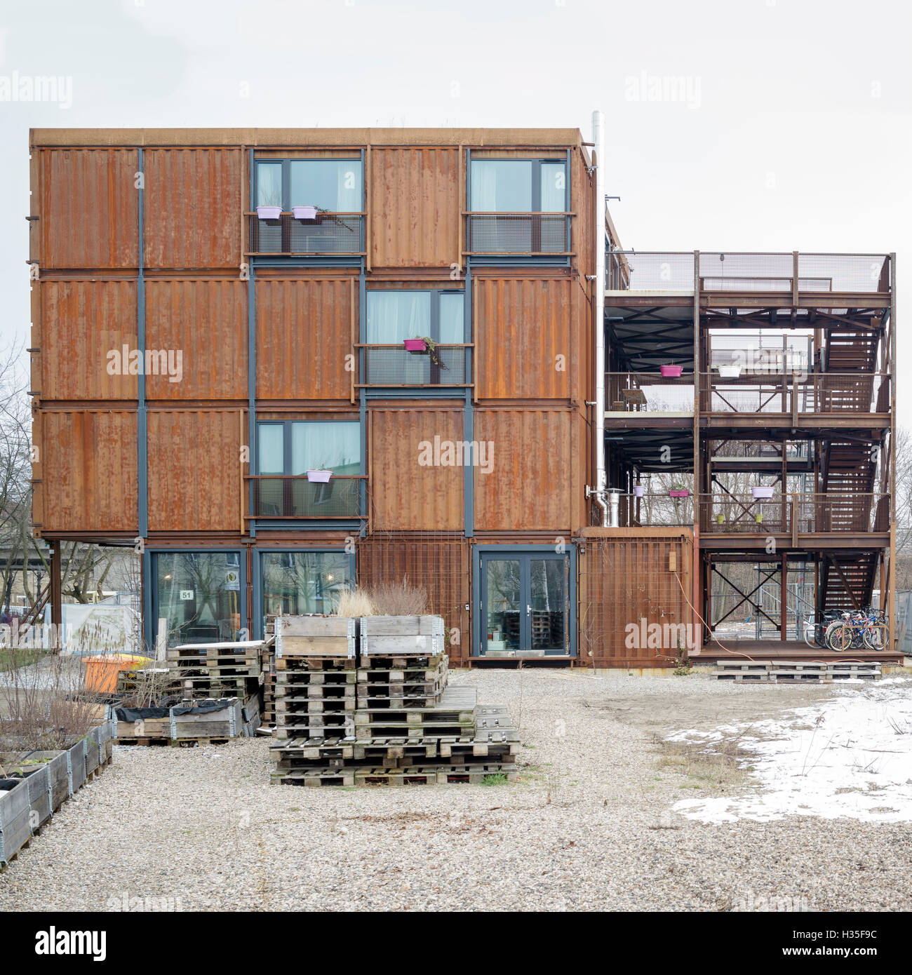 Exterior view, Frankie & Johnny Student Housing, Planterwald, Berlin ...