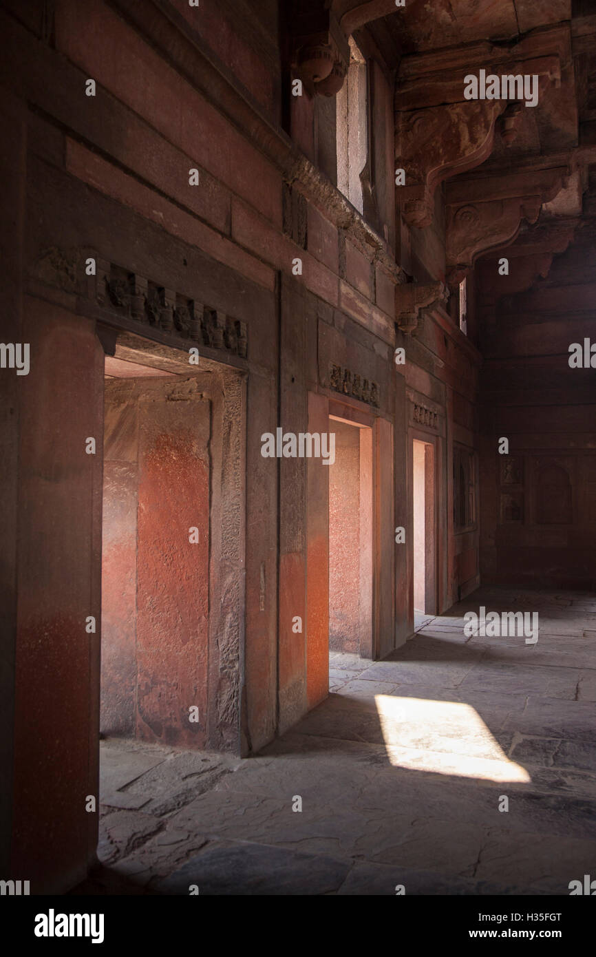 Agra fort interior hi-res stock photography and images - Alamy