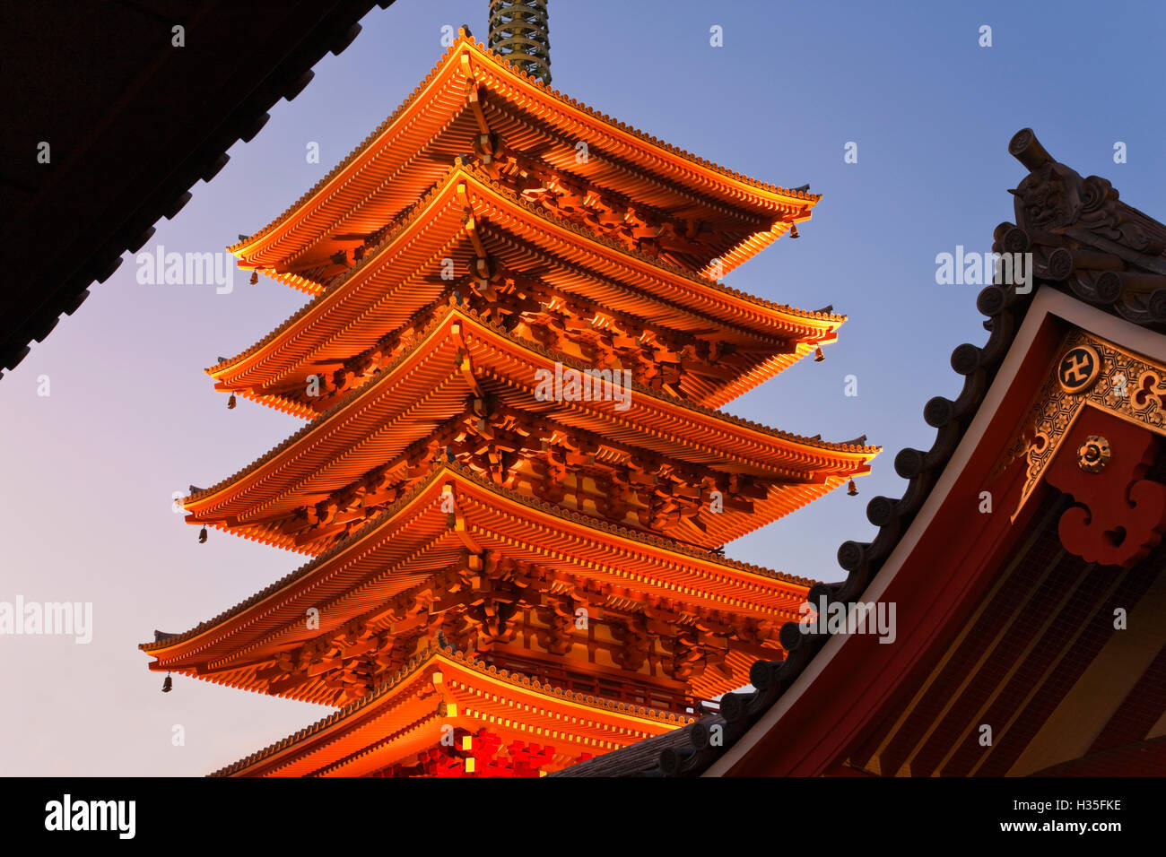 Modern tokyo temples hi-res stock photography and images - Alamy