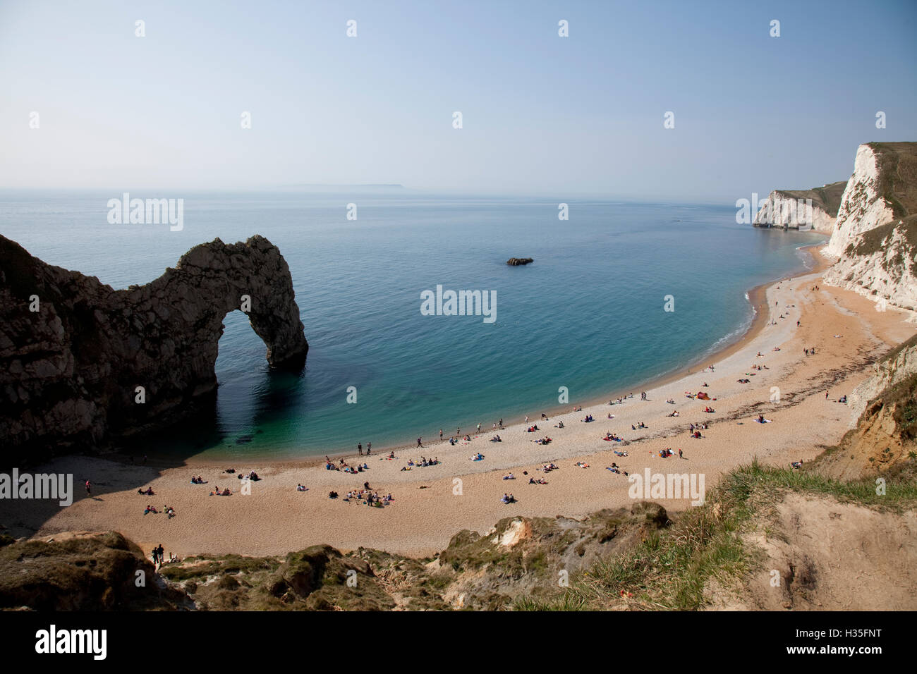 Durdle Door, Dorset, UK. A naturally occuring limestone arch Stock ...