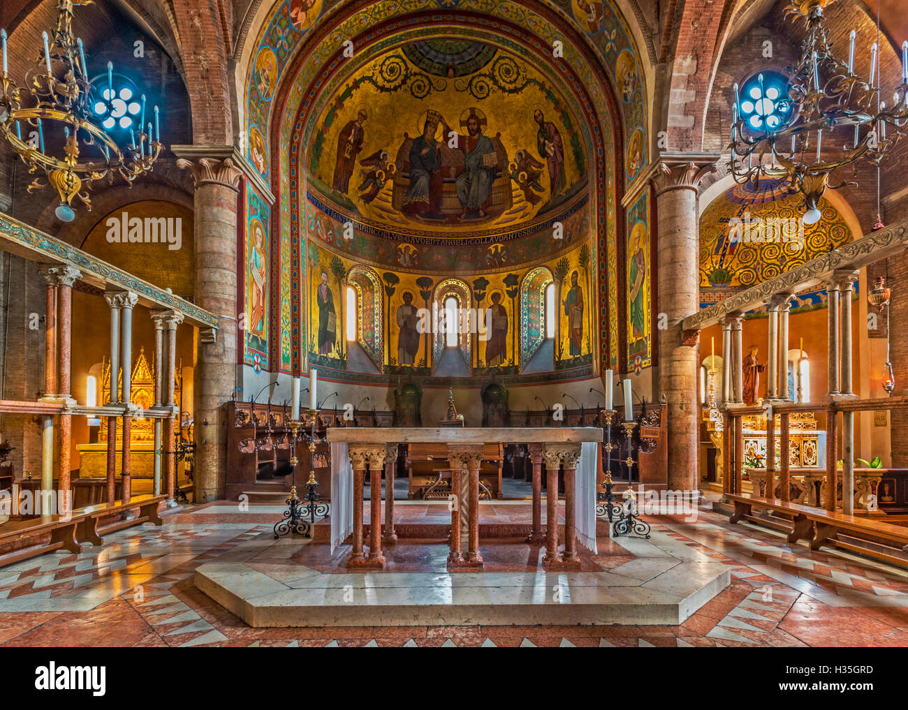 Italy Emilia Romagna Modena Cathedral interior - presbytery- central ...