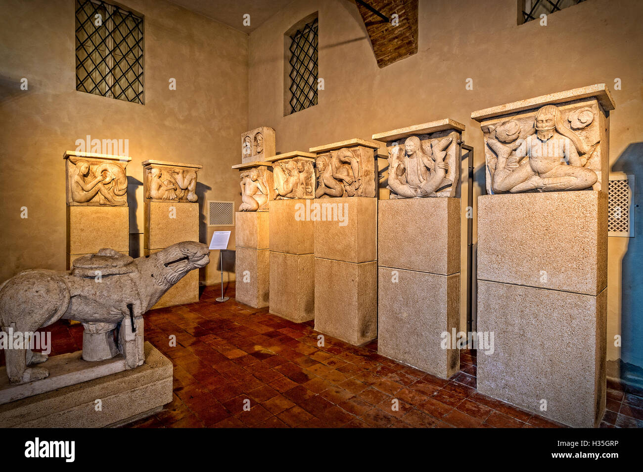 Italy Emilia Romagna Modena Cathedral Museum - lapidary museum Stock ...