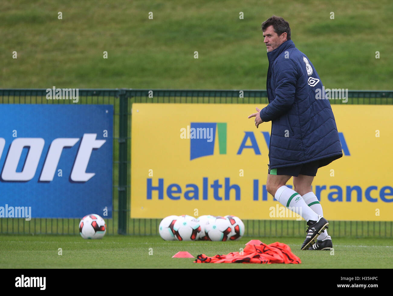 Assistant coach roy keane hi-res stock photography and images - Alamy