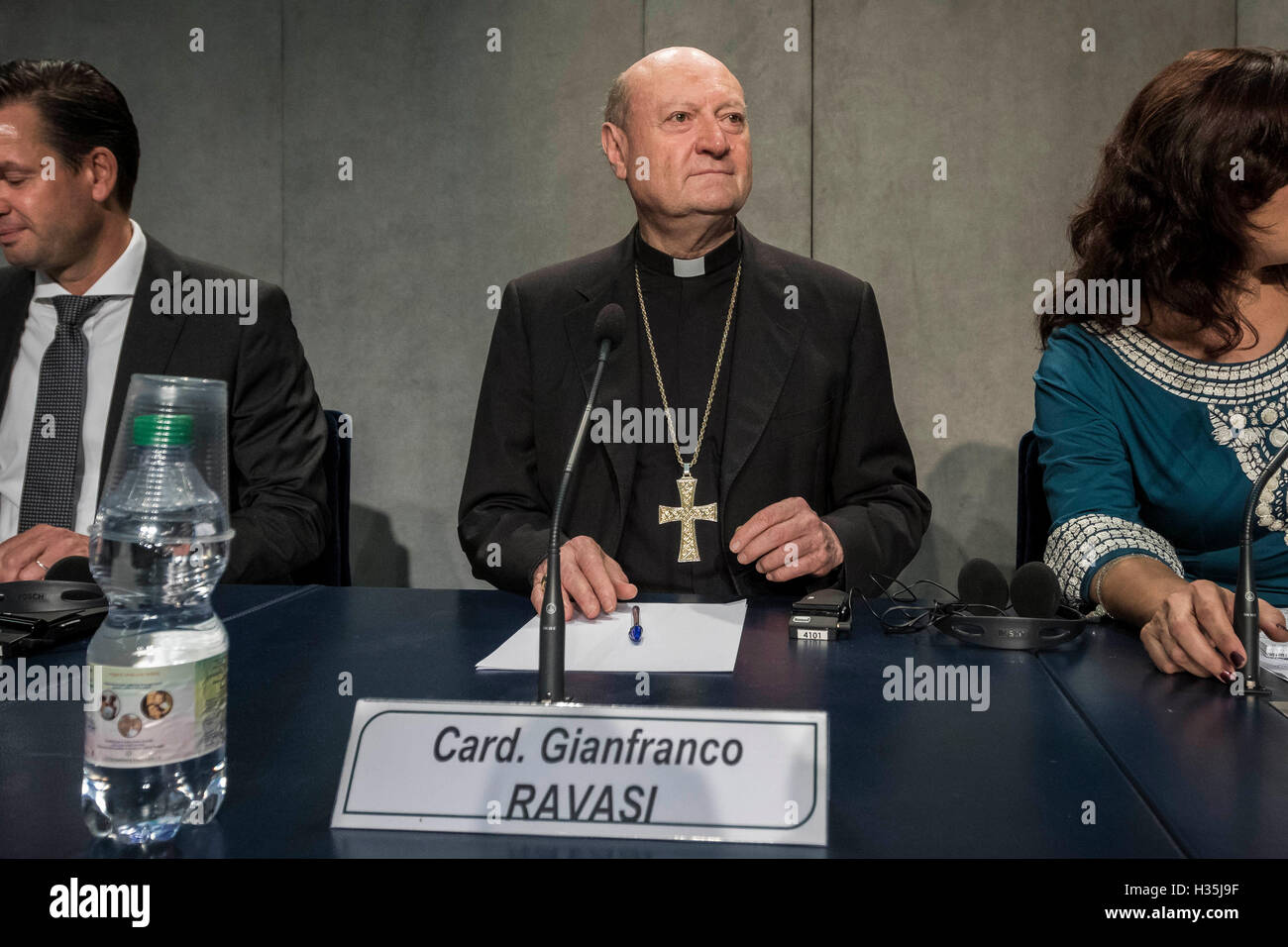 Cardinal gianfranco ravasi hi-res stock photography and images - Alamy