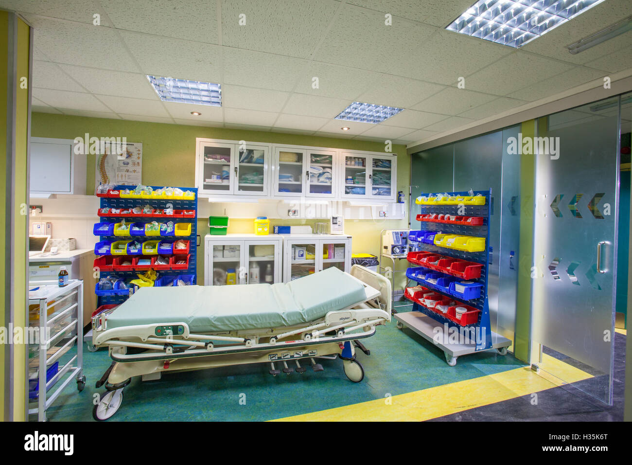 Hospital Accident and Emergency Treatment area on a TV film set Stock ...