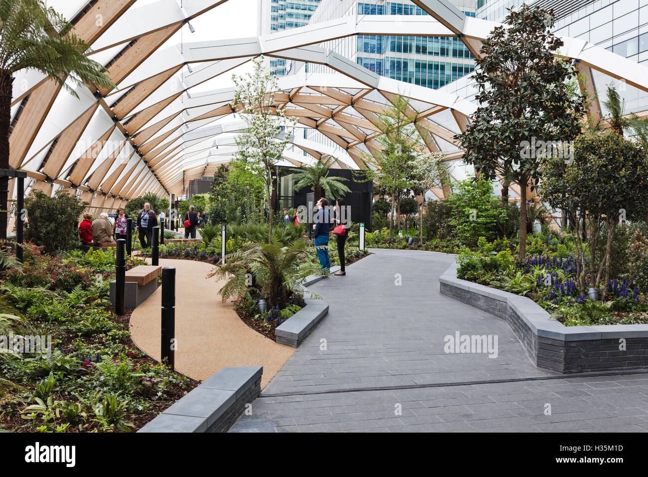 Canary Wharf, London, UK. Crossrail May 2015. View of the roof garden Stock Photo - Alamy