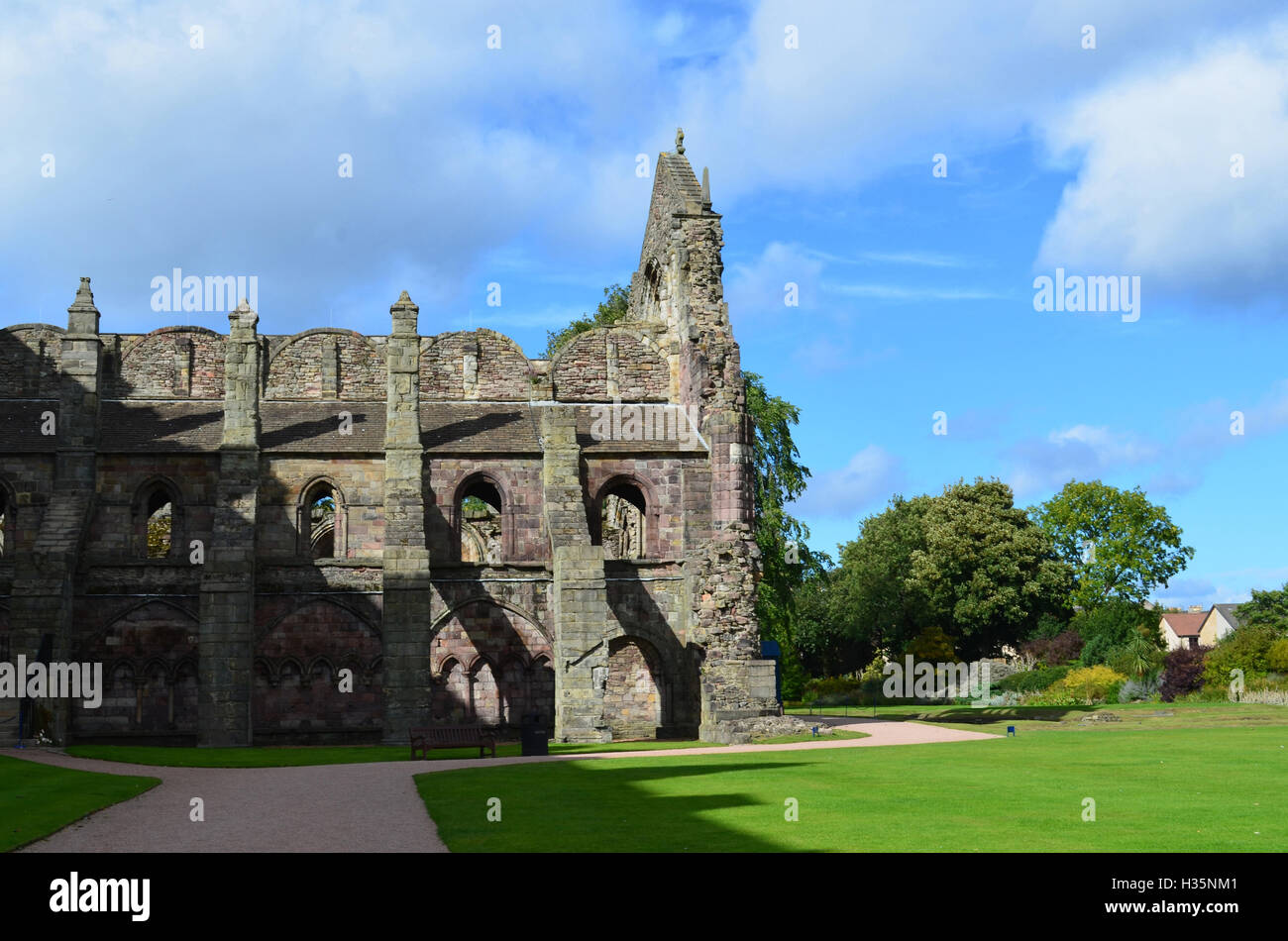 Ruins holyrood abbey edinburgh scotland hi-res stock photography and ...