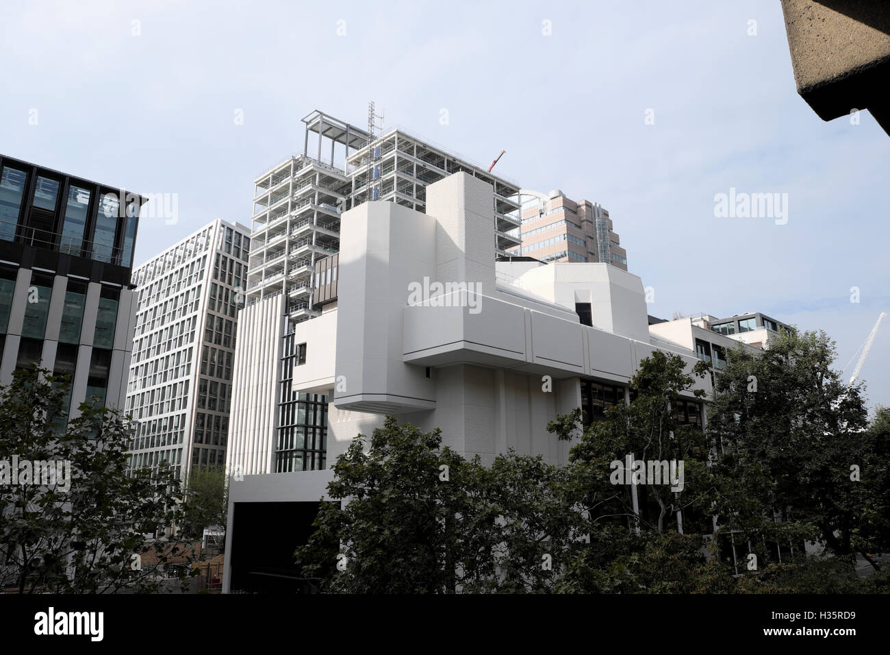 Exterior view of Salters Hall building in 4 Fore Street architect Sir ...