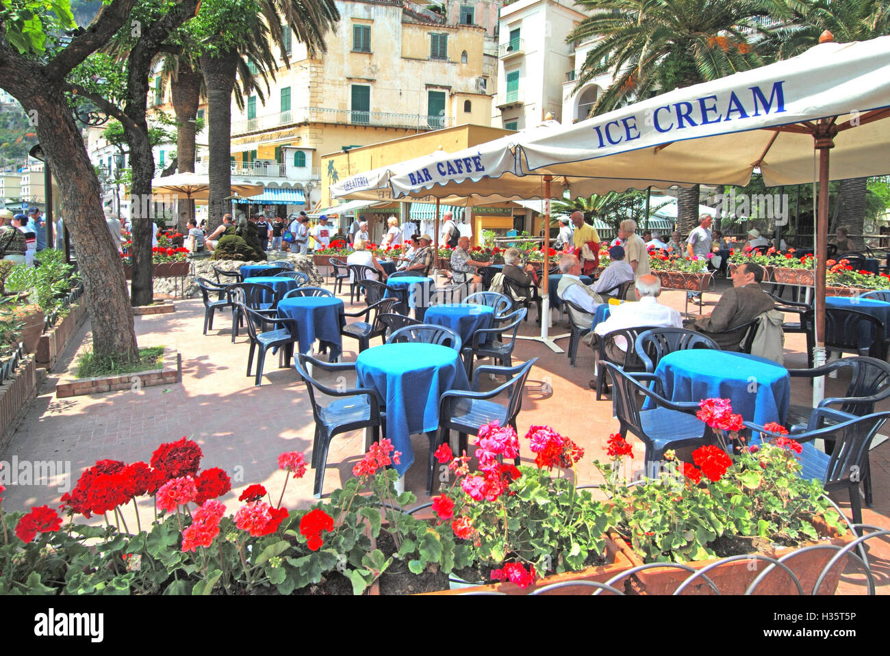 The ice cream bar hi-res stock photography and images - Alamy