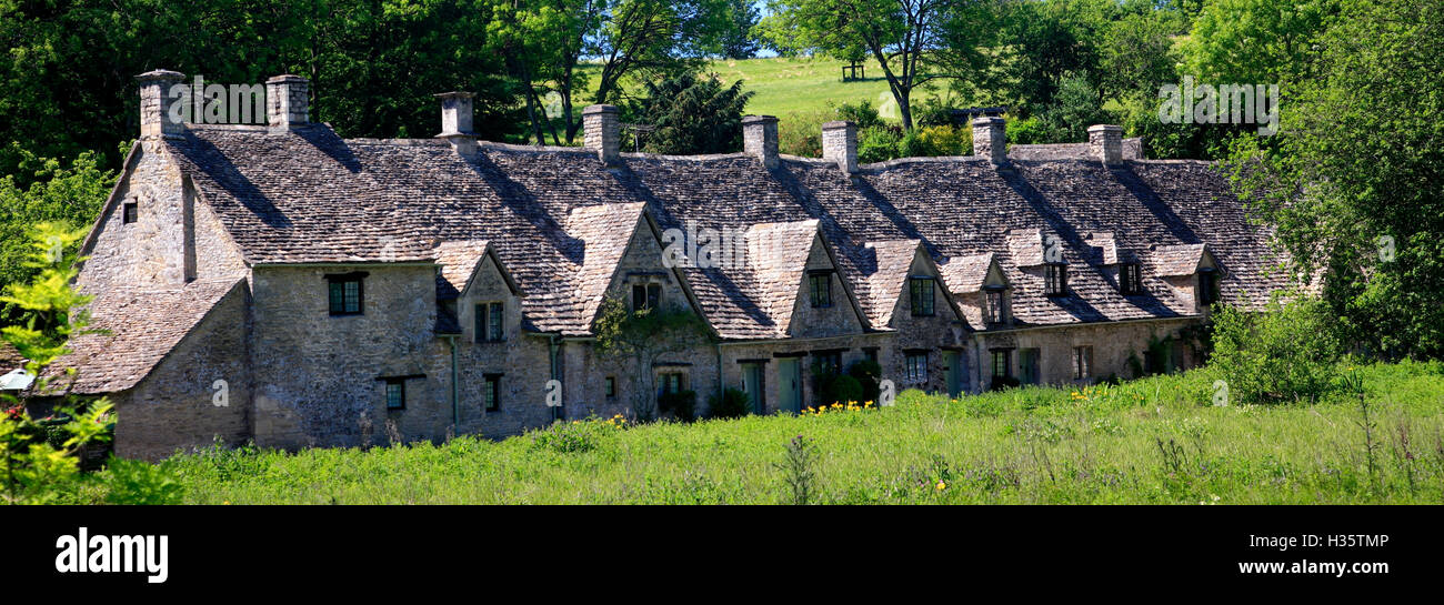 Row cottages hi-res stock photography and images - Alamy