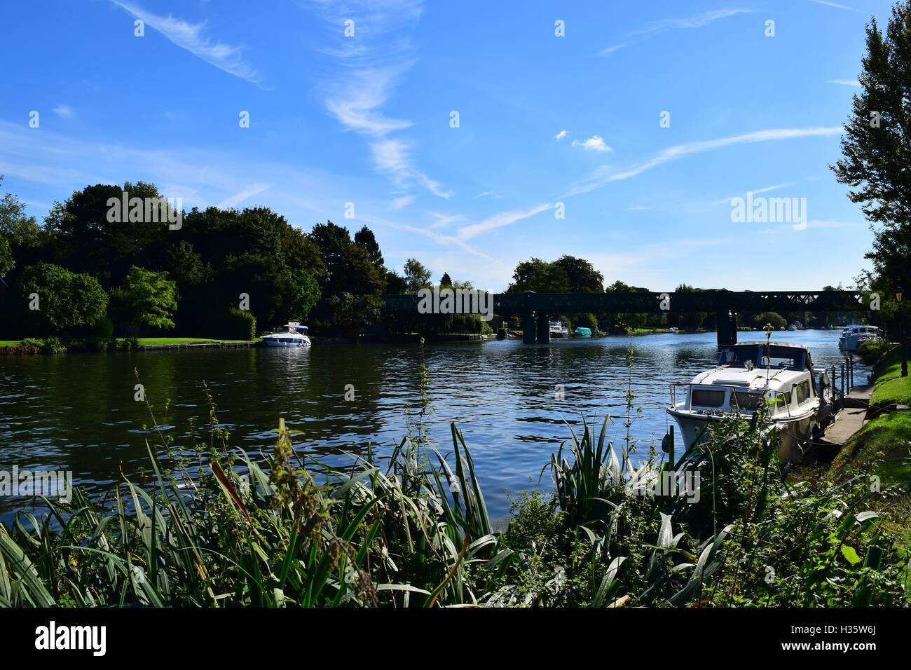 River Thames Boating Stock Photos & River Thames Boating Stock Images ...