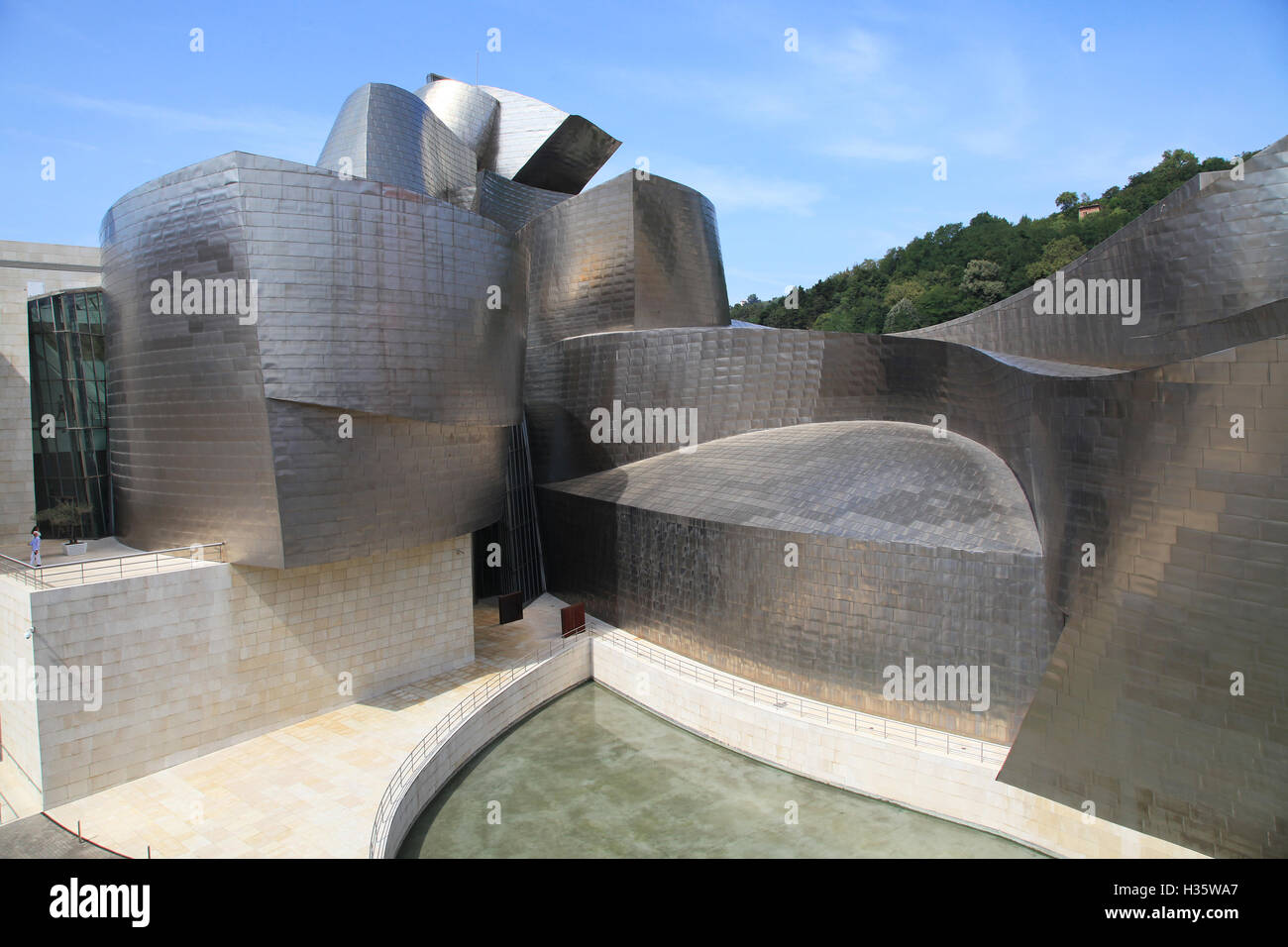 Gehry guggenheim hi-res stock photography and images - Alamy