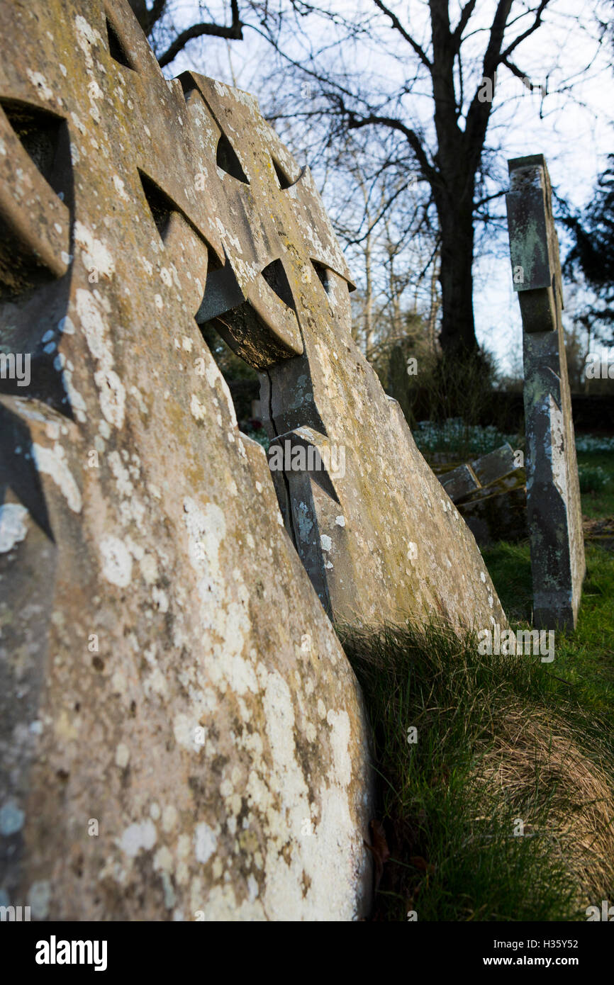 Cross shaped headstones hi-res stock photography and images - Alamy