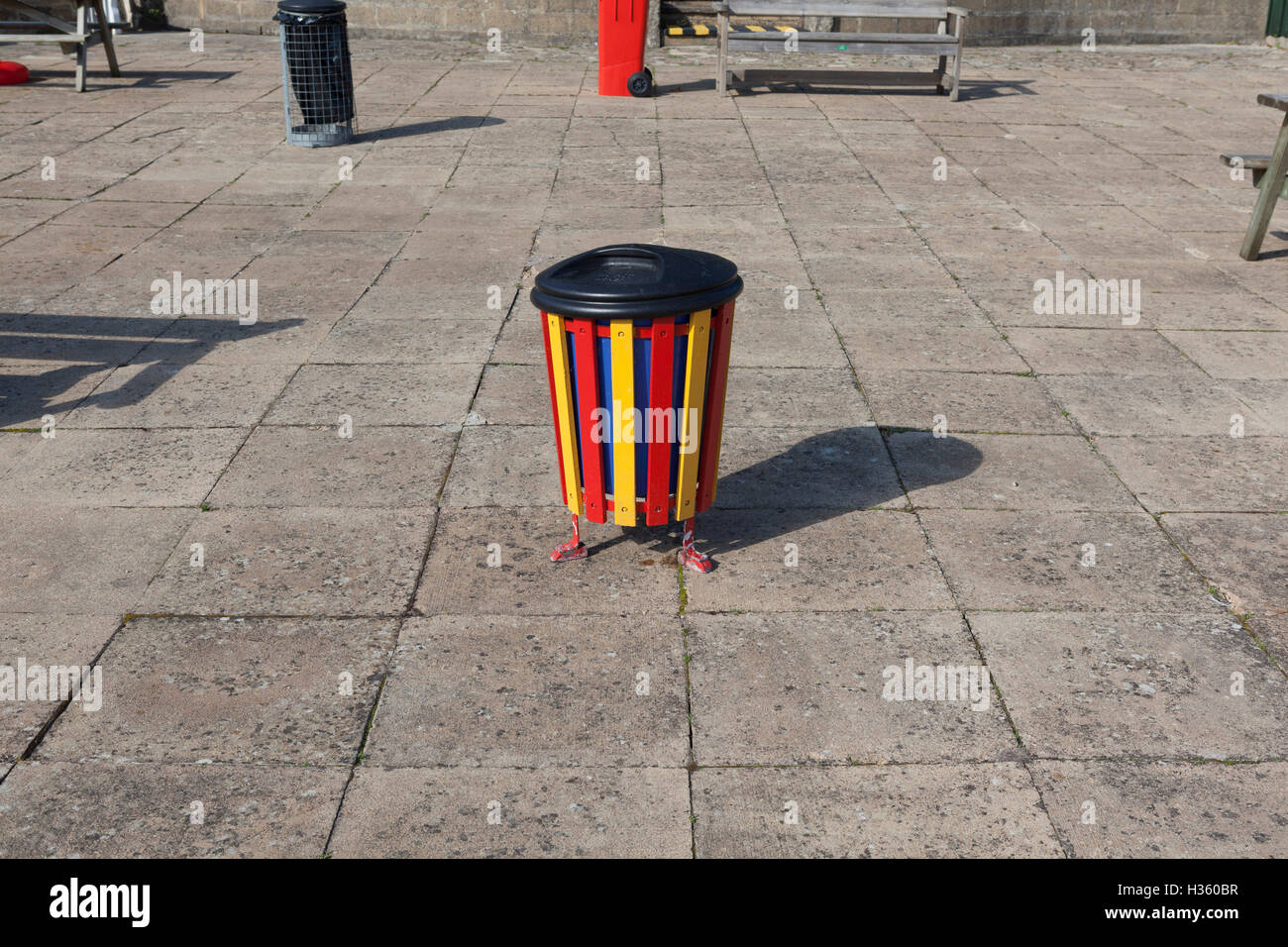 Cirencester open air swimming pool hi-res stock photography and images ...