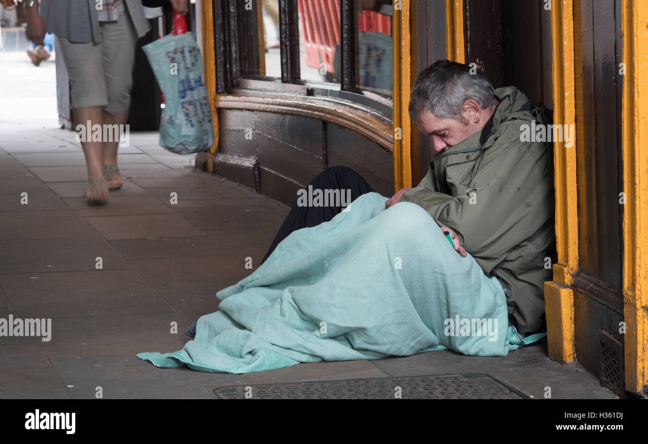 Homeless tramp hi-res stock photography and images - Alamy