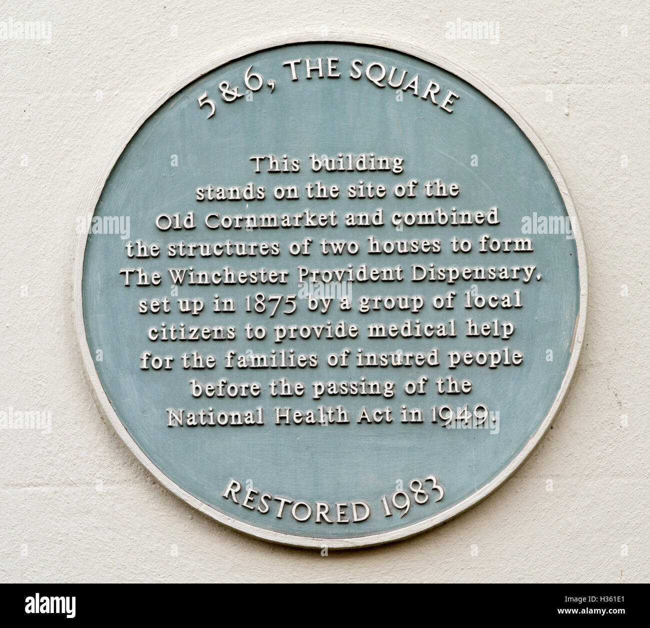 Hampshire blue plaques hi-res stock photography and images - Alamy