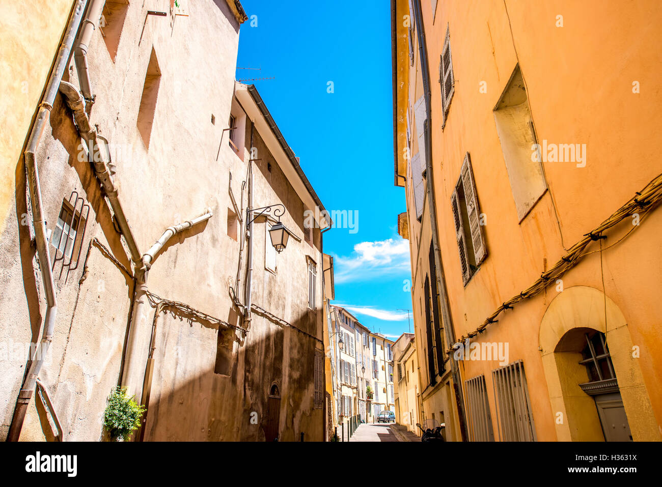 City street view in Aix-en-Provence Stock Photo - Alamy