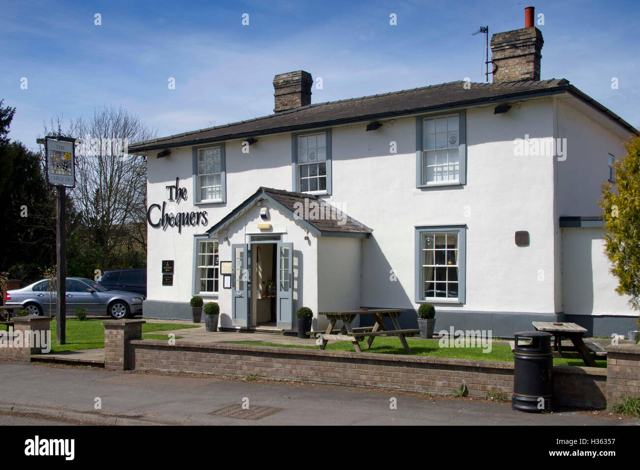 The chequers restaurant hi-res stock photography and images - Alamy