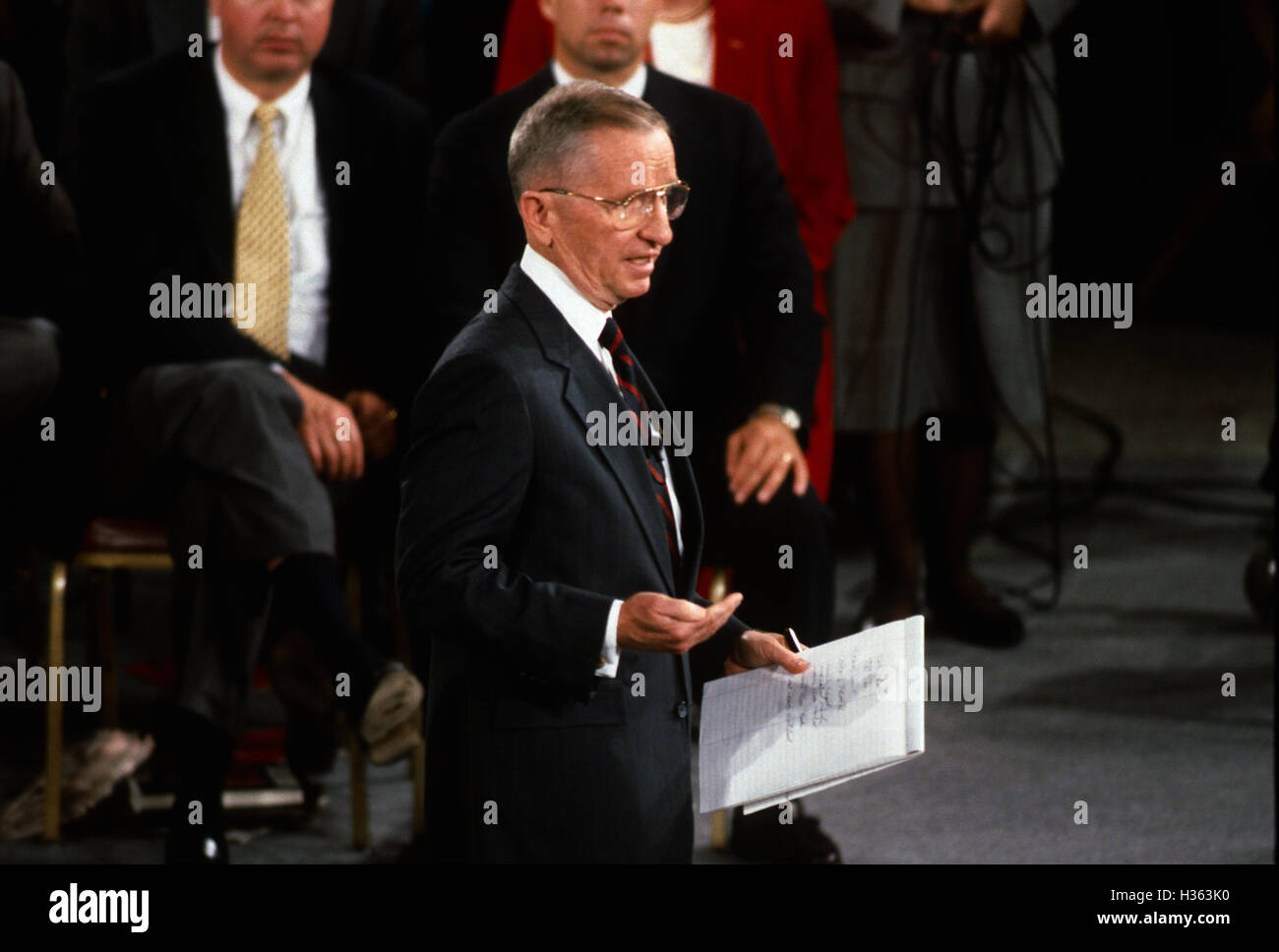 Ross perot 1992 presidential campaign hi-res stock photography and ...