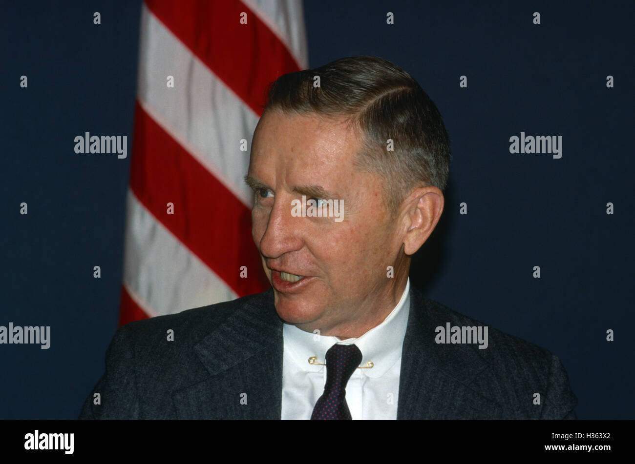 Ross perot systems hi-res stock photography and images - Alamy