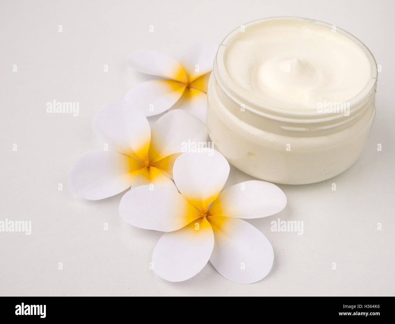 Monoi hi-res stock photography and images - Alamy