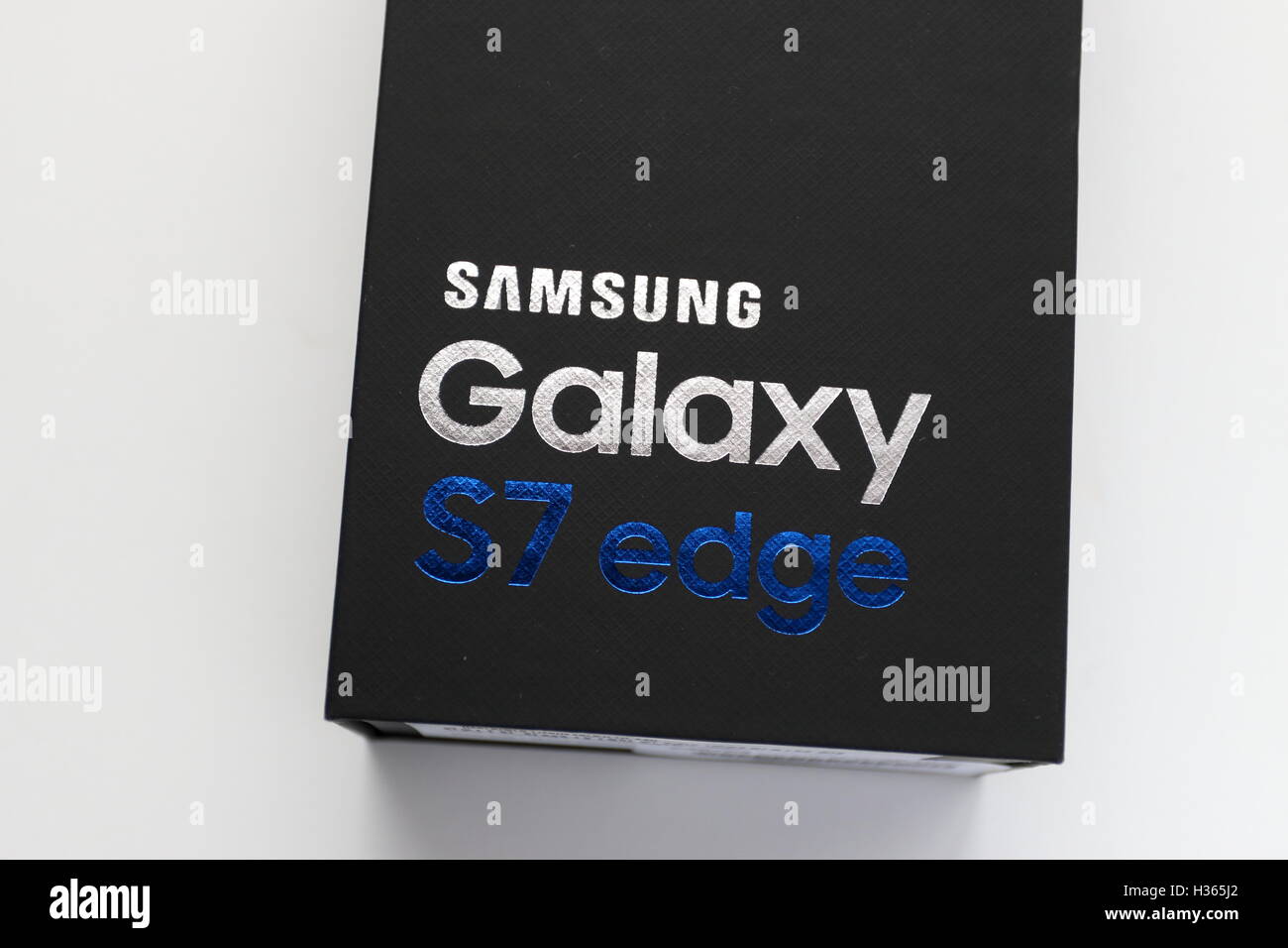 Samsung phone hi-res stock photography and images - Alamy