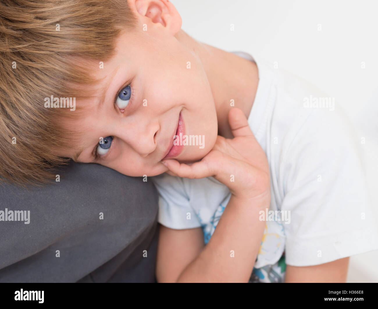 portrait of a cute boy Stock Photo - Alamy