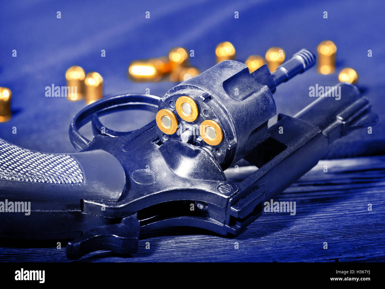 detail of a revolver with blank cartridge Stock Photo - Alamy