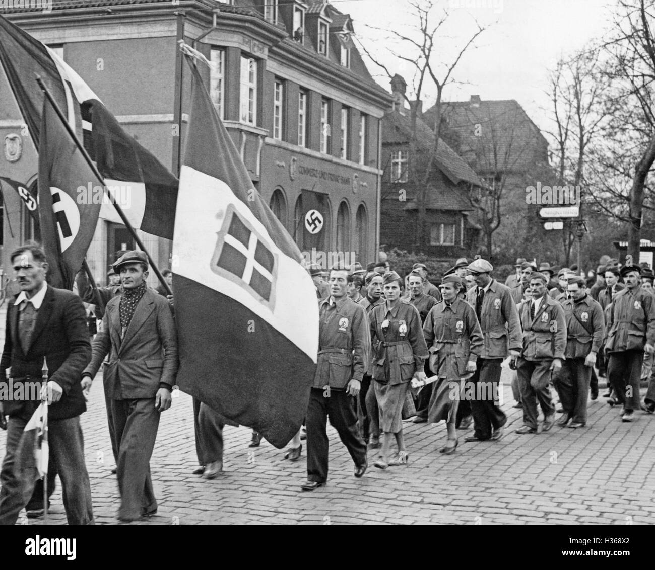 Better way Black and White Stock Photos & Images - Alamy