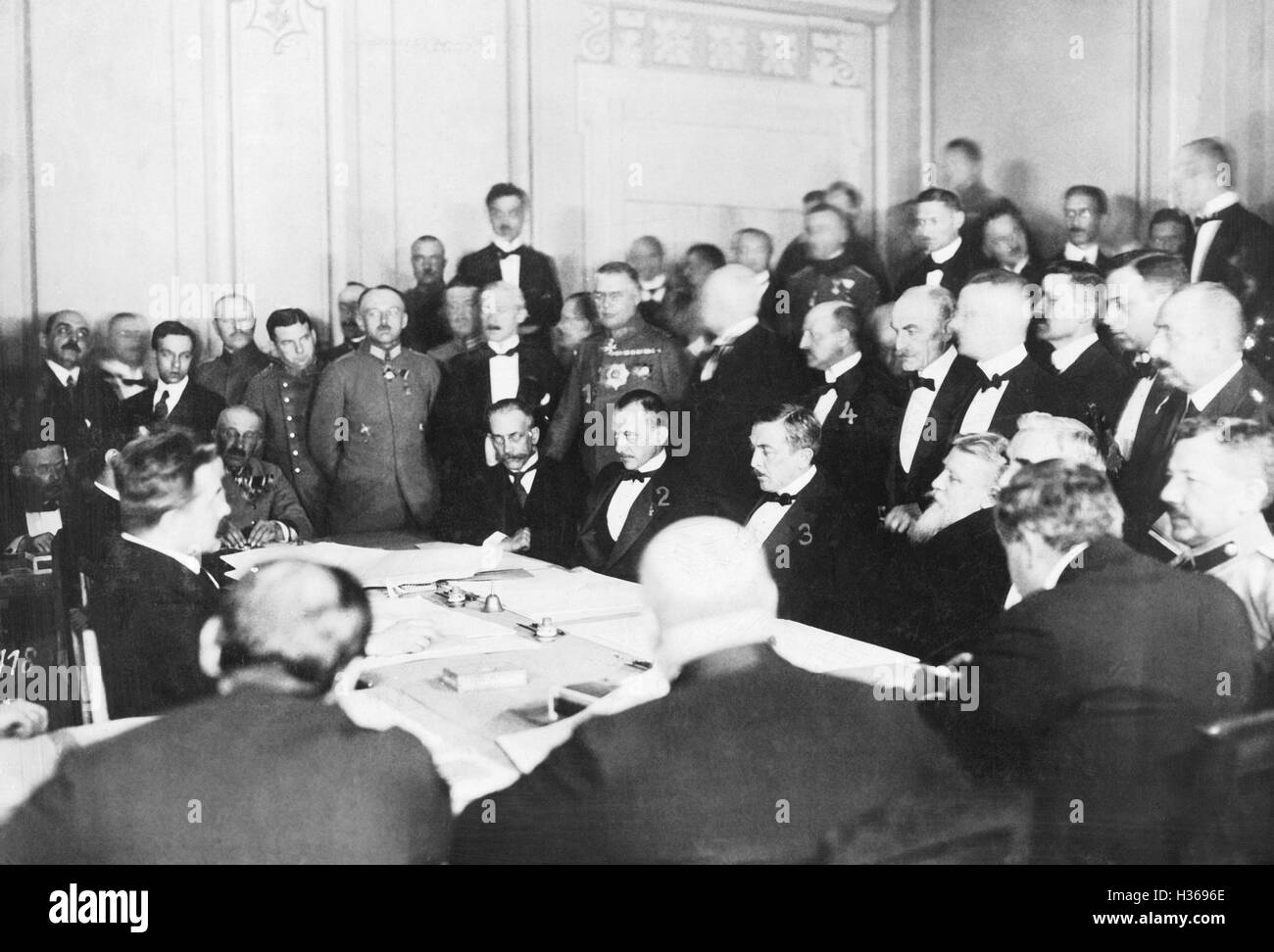 Peace agreement between Ukraine and Germany, 1918 Stock Photo - Alamy