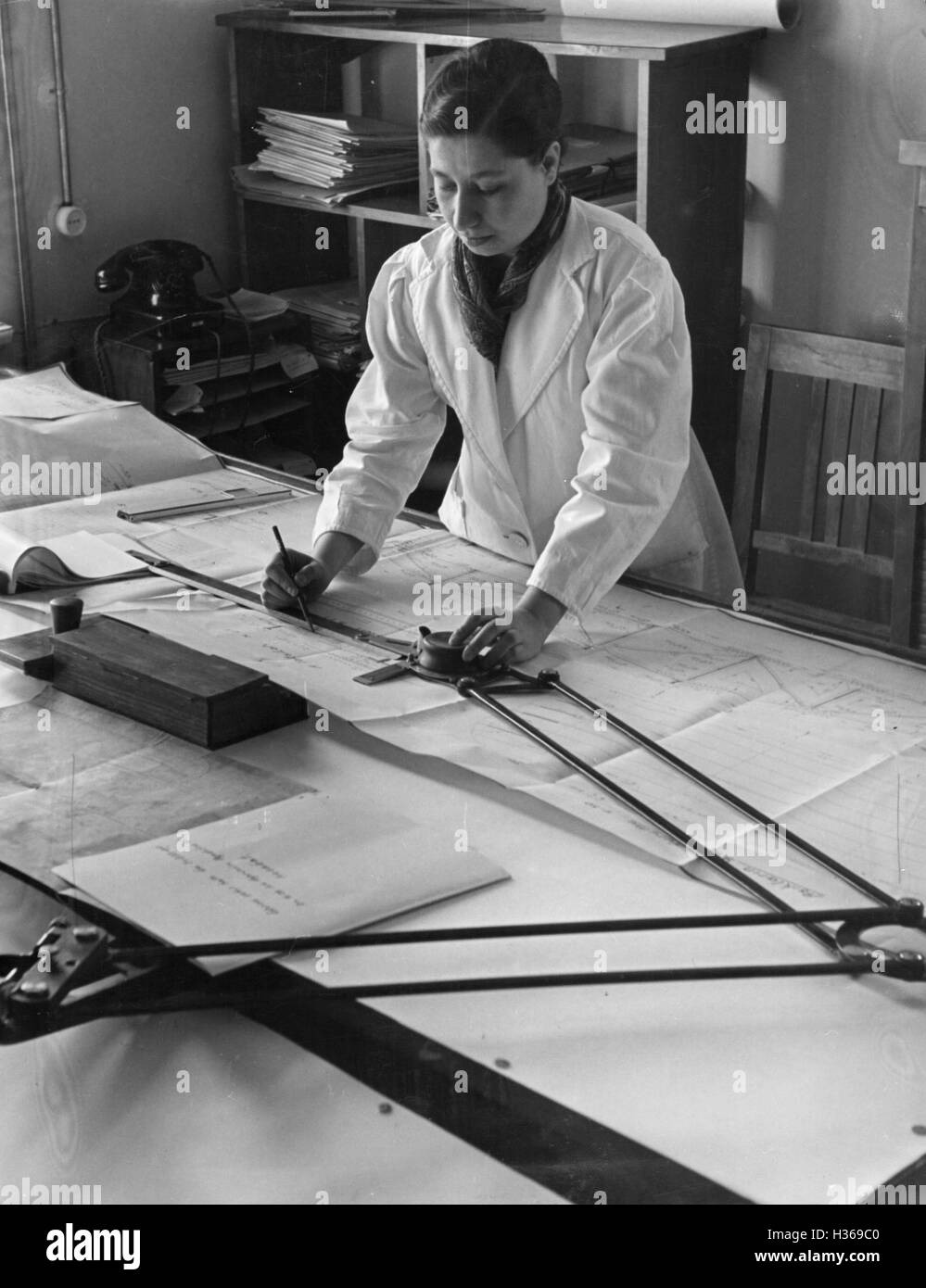 Modern turkish woman hi-res stock photography and images - Alamy