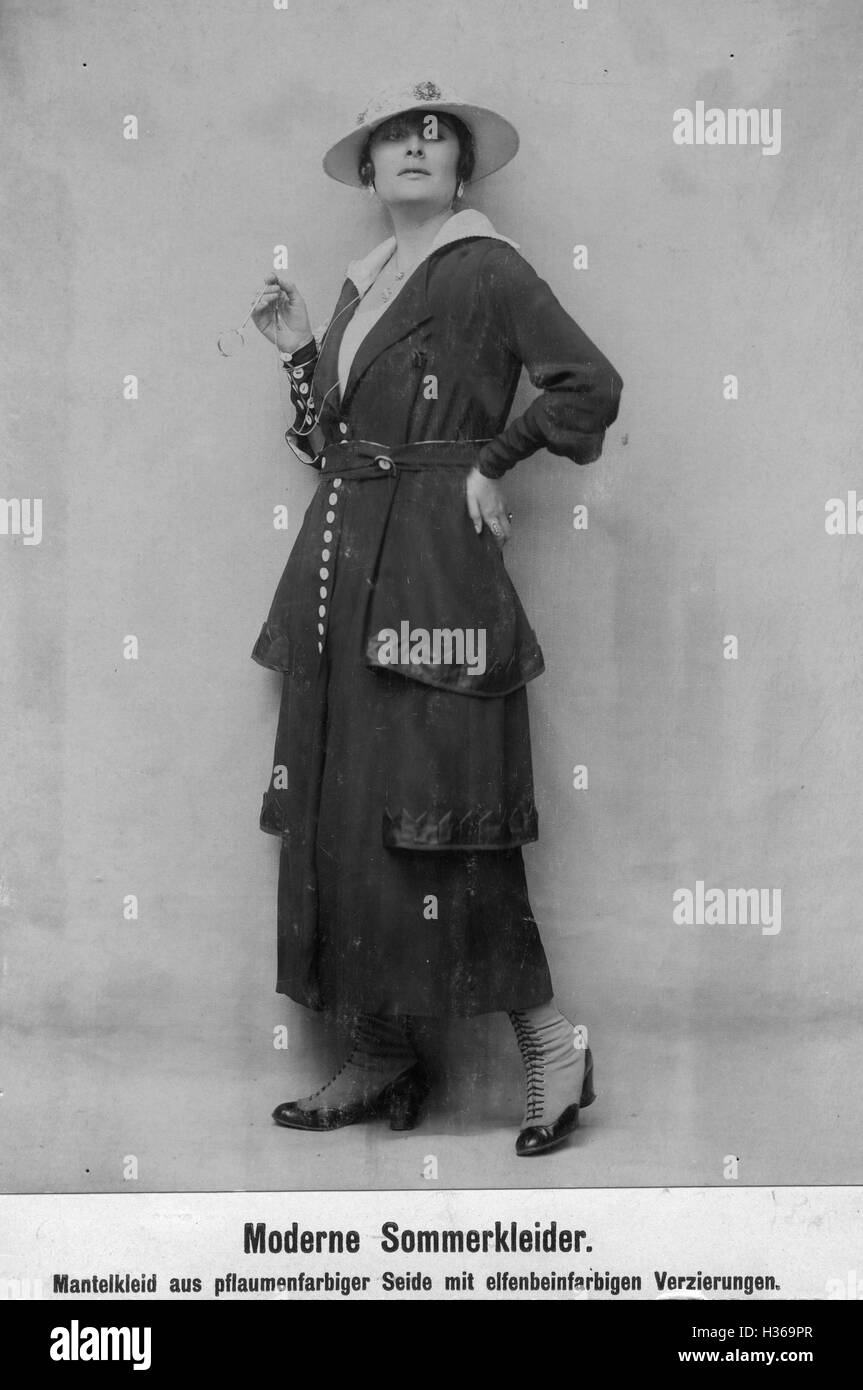 Womens fashion 1919 hi-res stock photography and images - Alamy