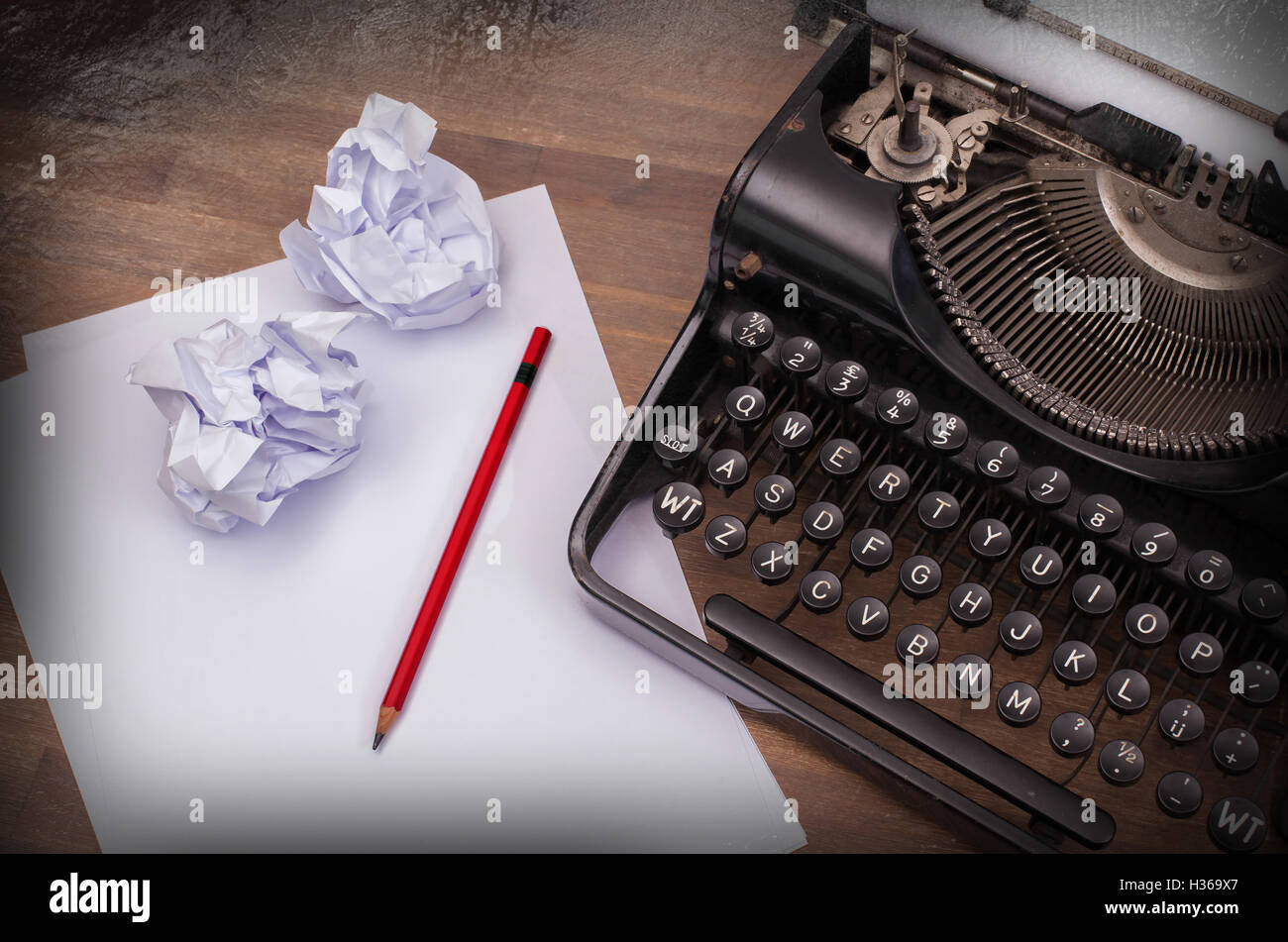 Close-up of an old typewriter with paper Stock Photo - Alamy
