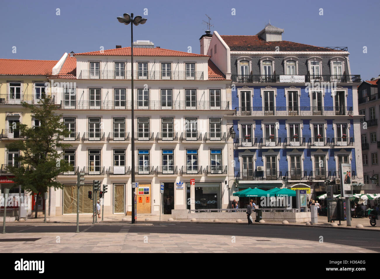 Praca praca dos restauradores square hi-res stock photography and ...