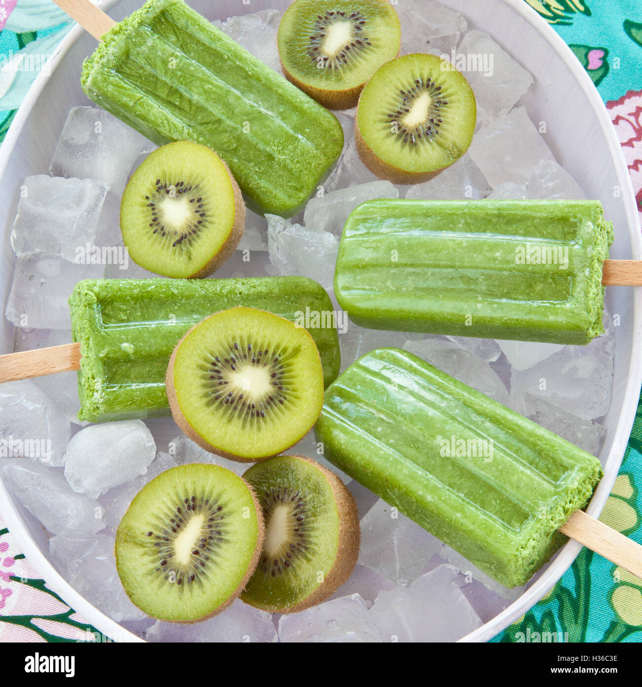 Green popsicles with fresh kiwi Stock Photo - Alamy
