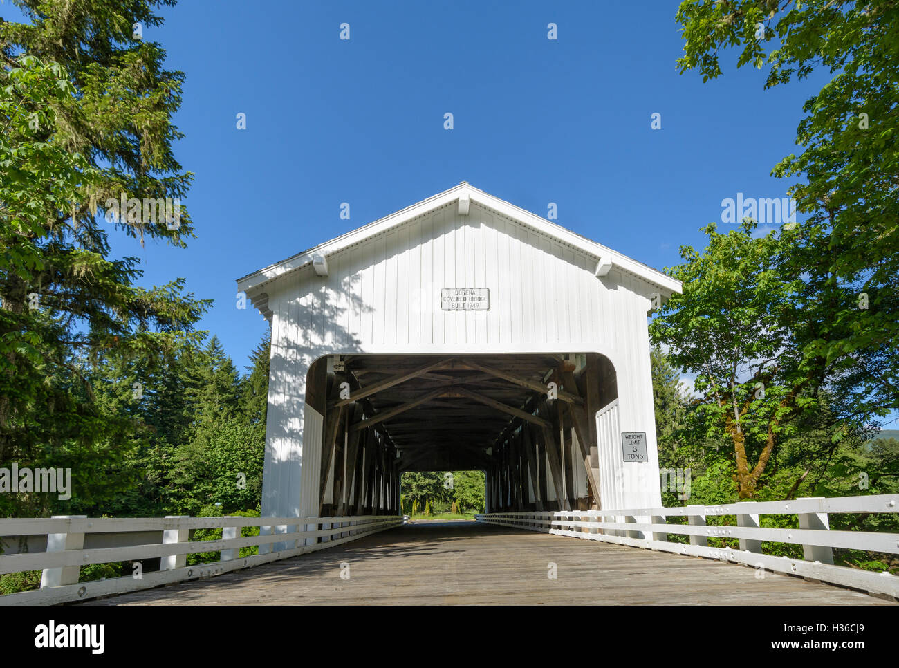 Dorena Covered Bridge over the Row River near Cottage Grove, Oregon ...