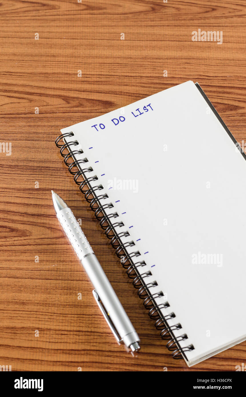 notebook and pen with word to do list Stock Photo - Alamy