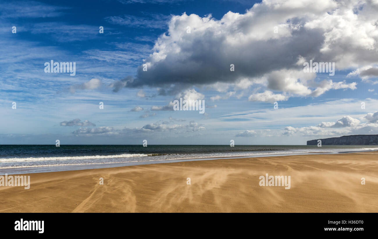 Shifting sands on Hunmanby Beach, North Yorkshire Stock Photo - Alamy