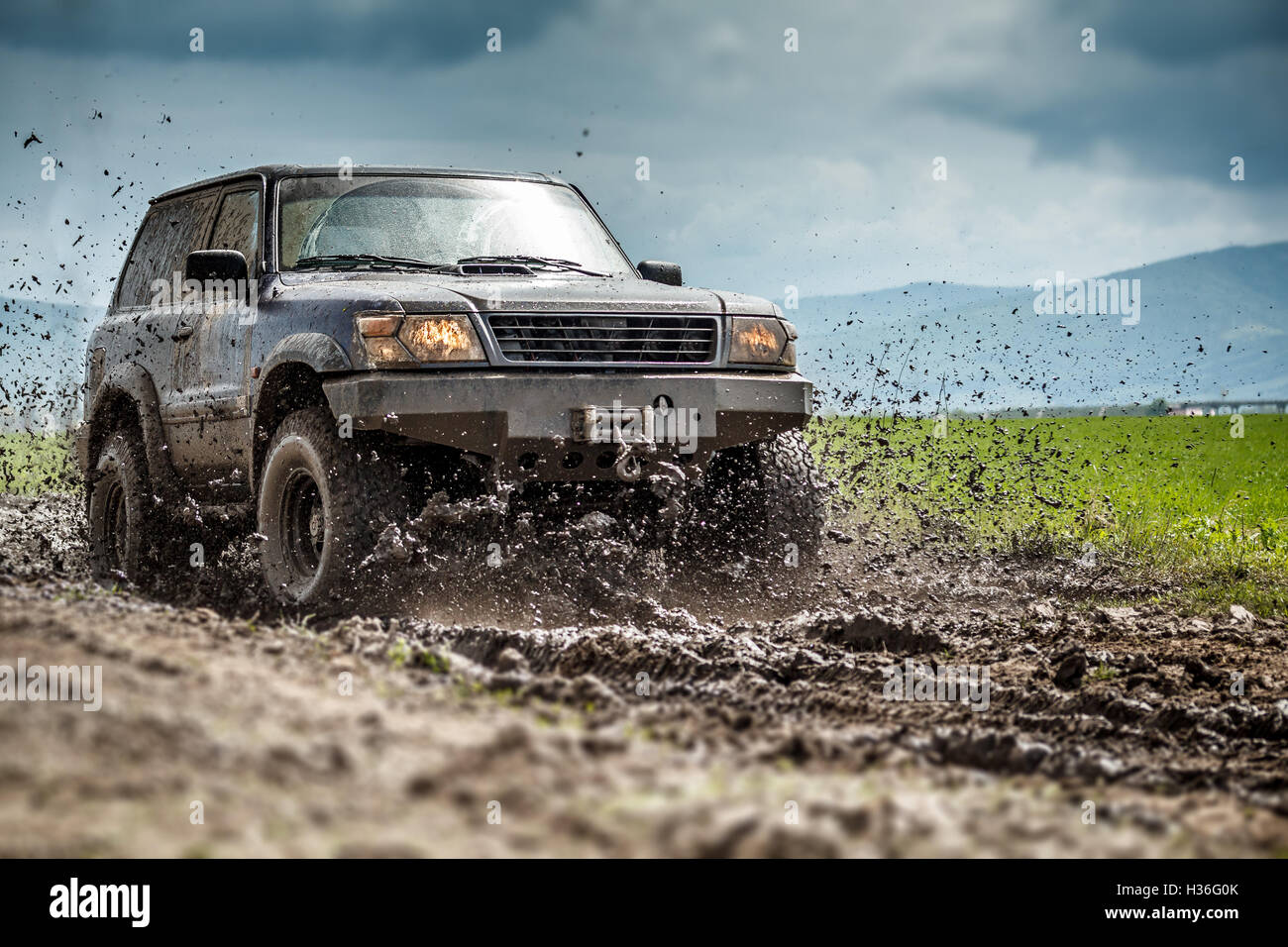 Mud 4x4 hi-res stock photography and images - Alamy