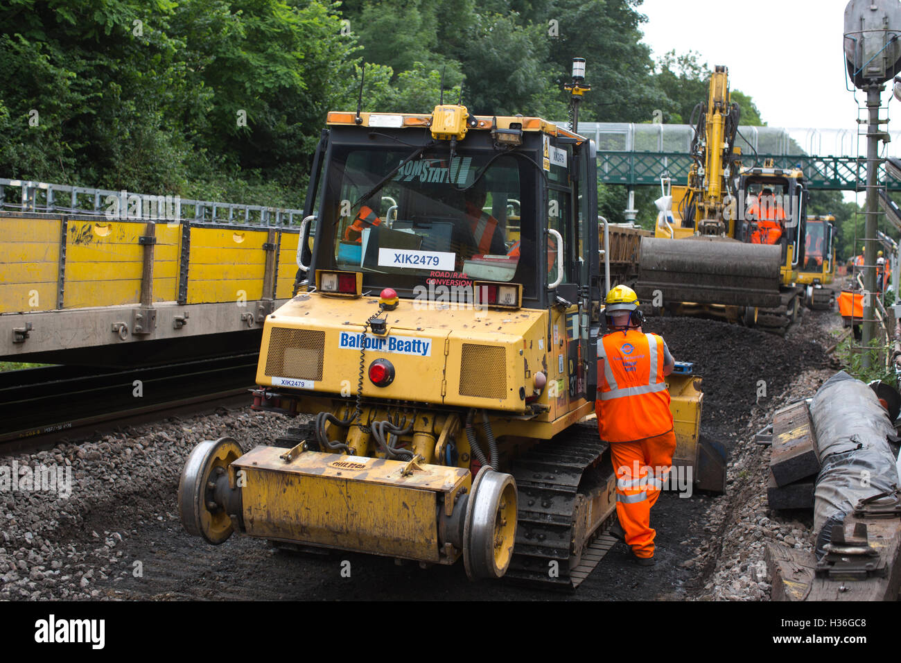London Underground engineers working on Northern Line track replacement ...