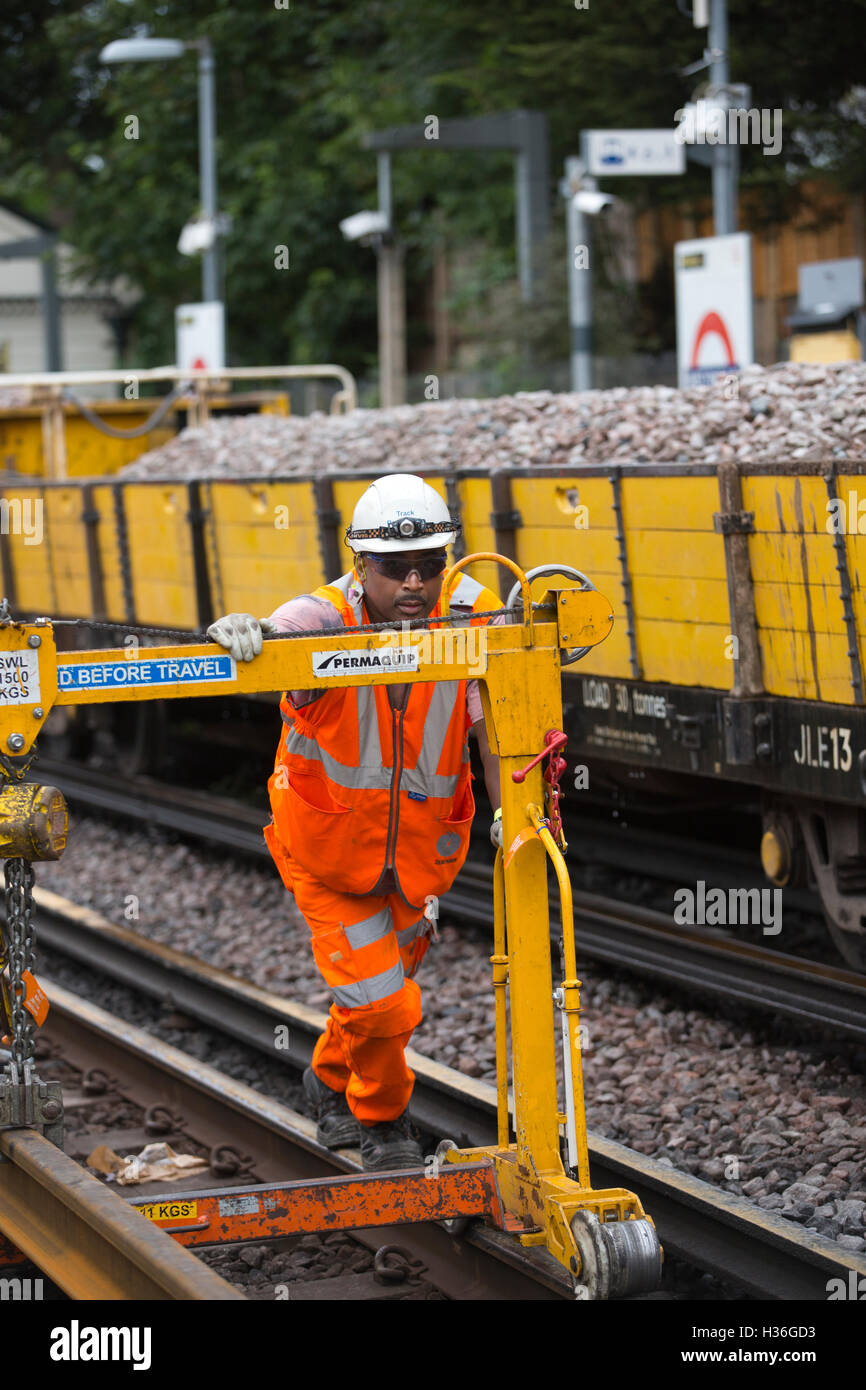 London Underground engineers working on Northern Line track replacement ...