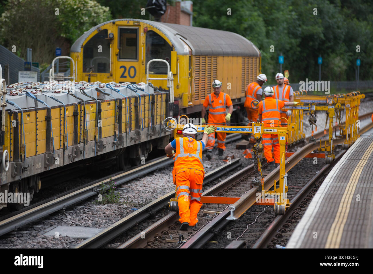 London Underground engineers working on Northern Line track replacement ... London Underground engineers working on Northern Line track replacement ...