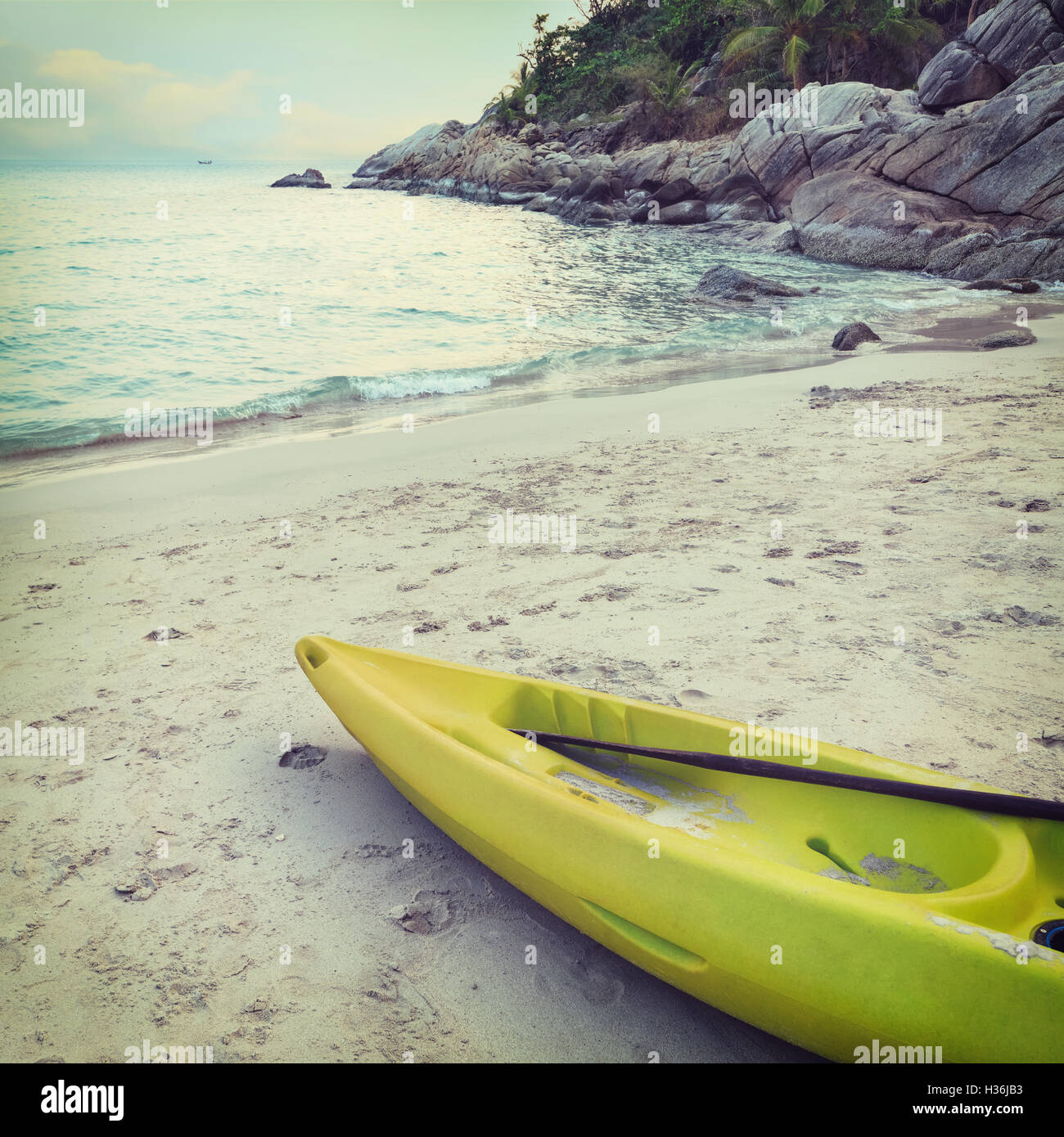 vivid kayak on the sand Stock Photo - Alamy